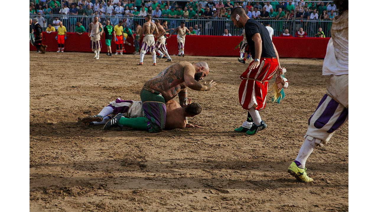 Calcio Storico Fiorentino: The football game with no rules - ICON