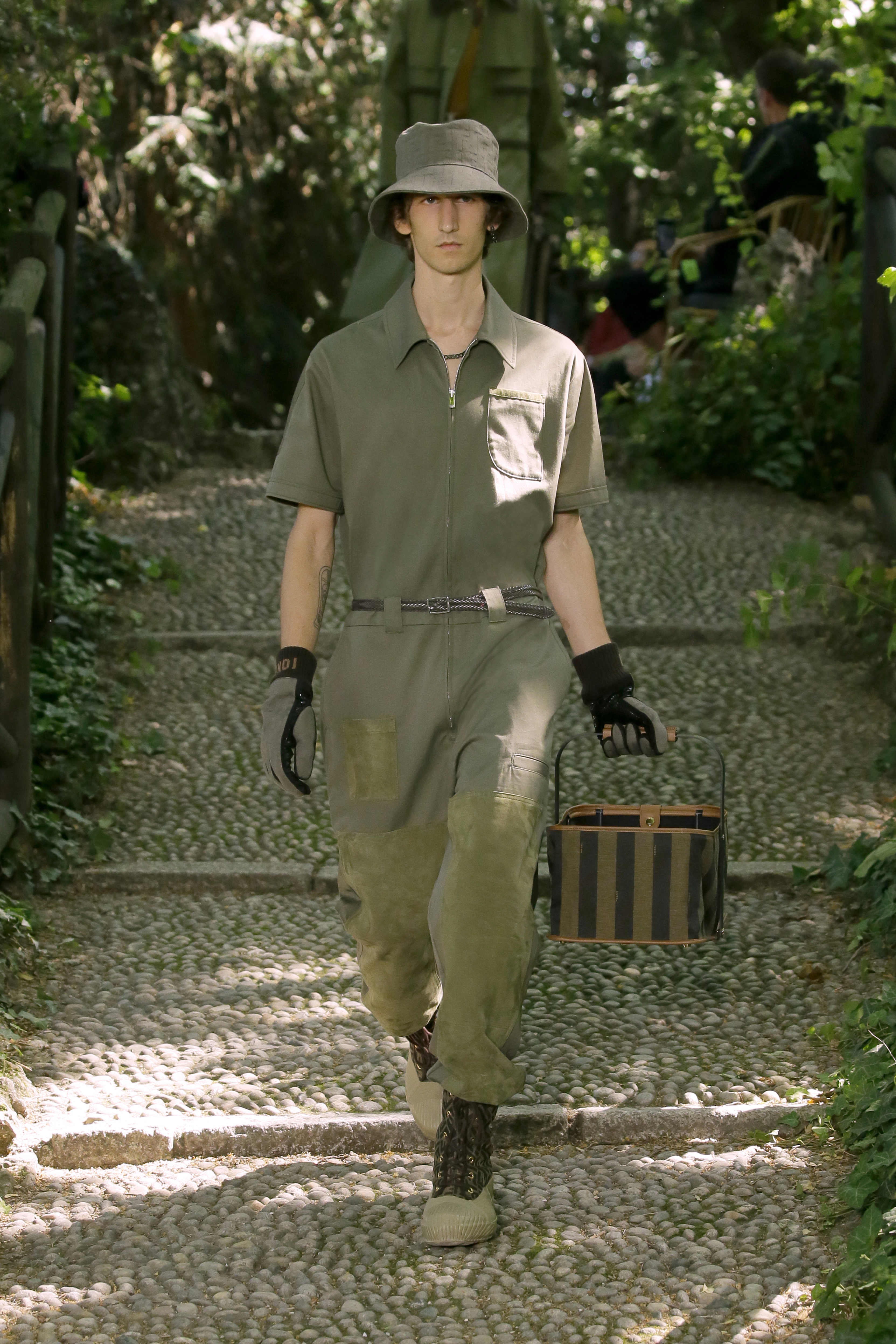 01_FENDI _MAN_SS_20 - ICON