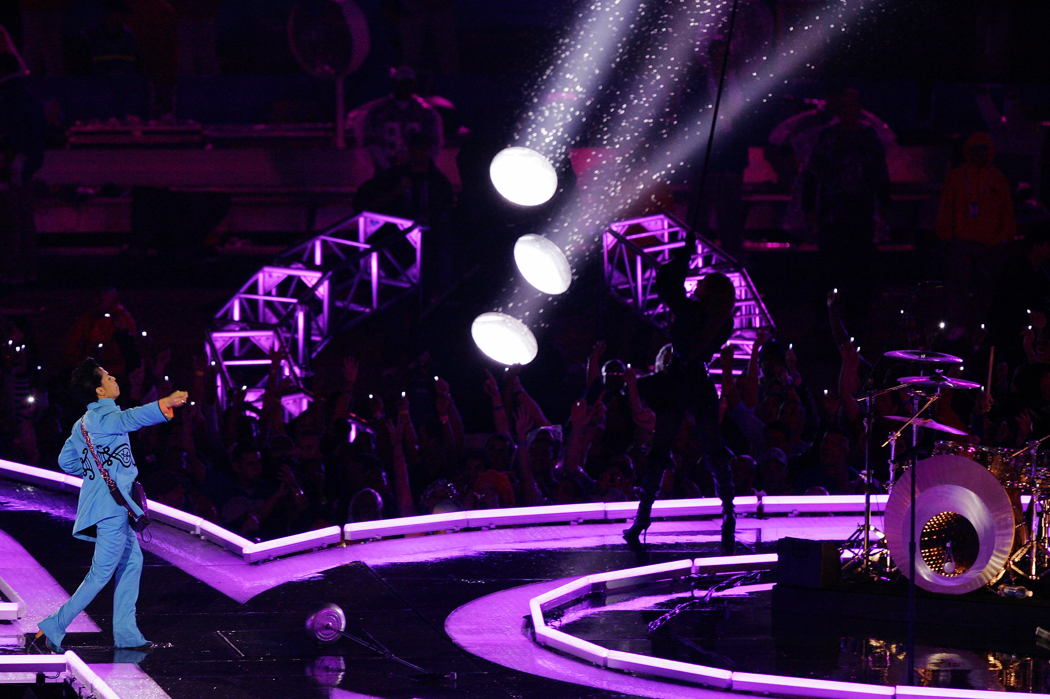 Super Bowl XLI: Pepsi Halftime Show - ICON